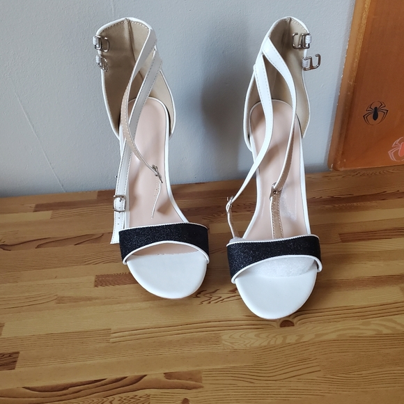SHEIN | Shoes | New No Tag Shein Black And White High Heels Size 36 ...